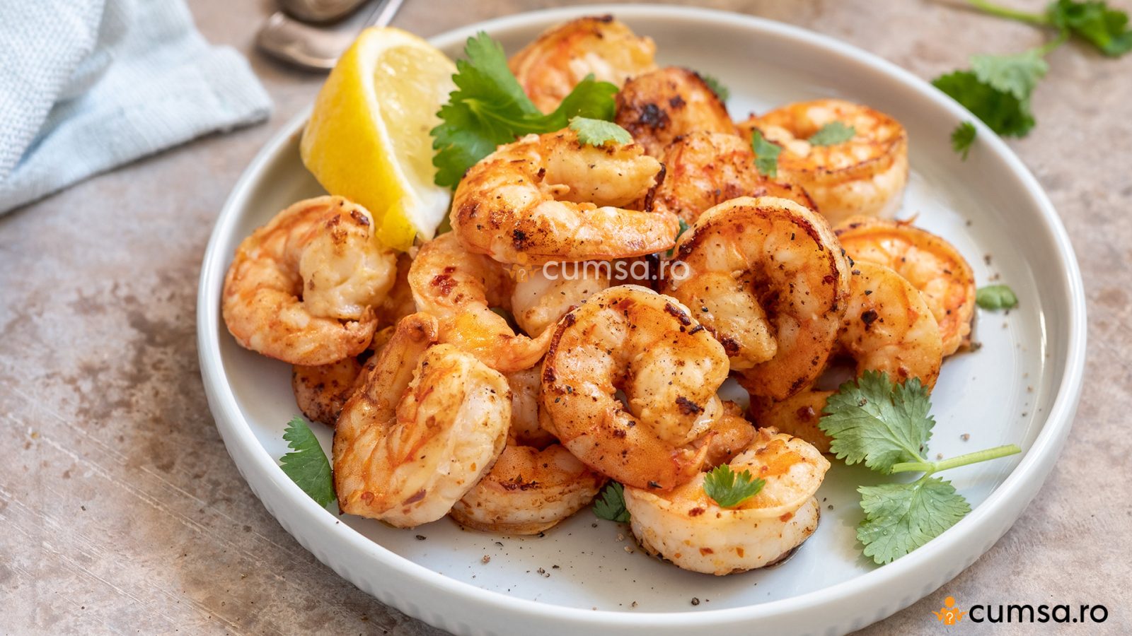 Fructe de mare: reteta de creveti prajiti in unt si usturoi - cumsa.ro