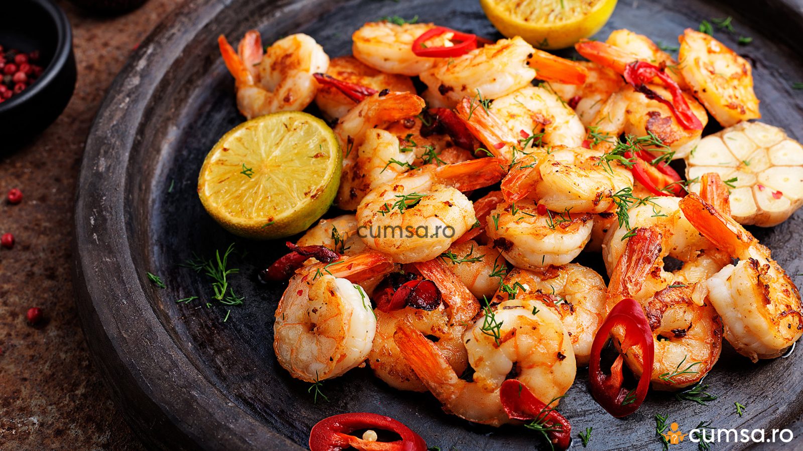 Fructe de mare: reteta de creveti prajiti in unt si usturoi - cumsa.ro