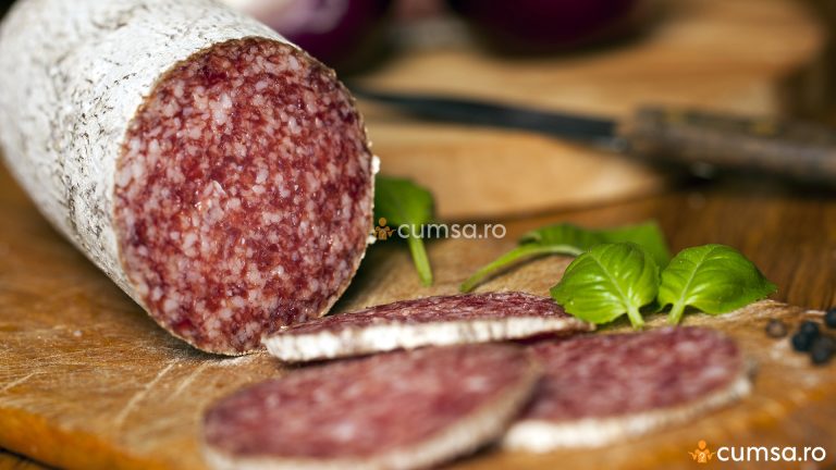 Cum se prepara, de fapt, salamul de Sibiu, ce ingrediente contine si ... Cum se prepara, de fapt, salamul de Sibiu, ce ingrediente contine si ...