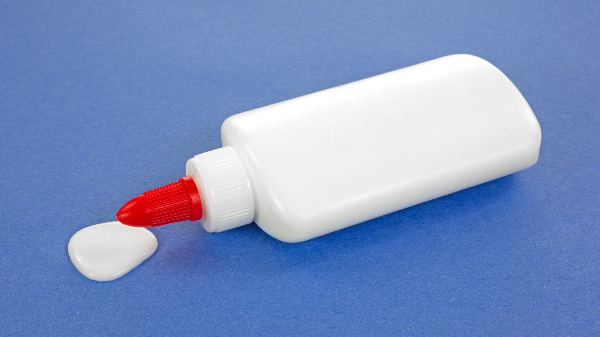 Cum sa cureti urmele de lipici de pe diverse suprafete. Cele mai bune ...