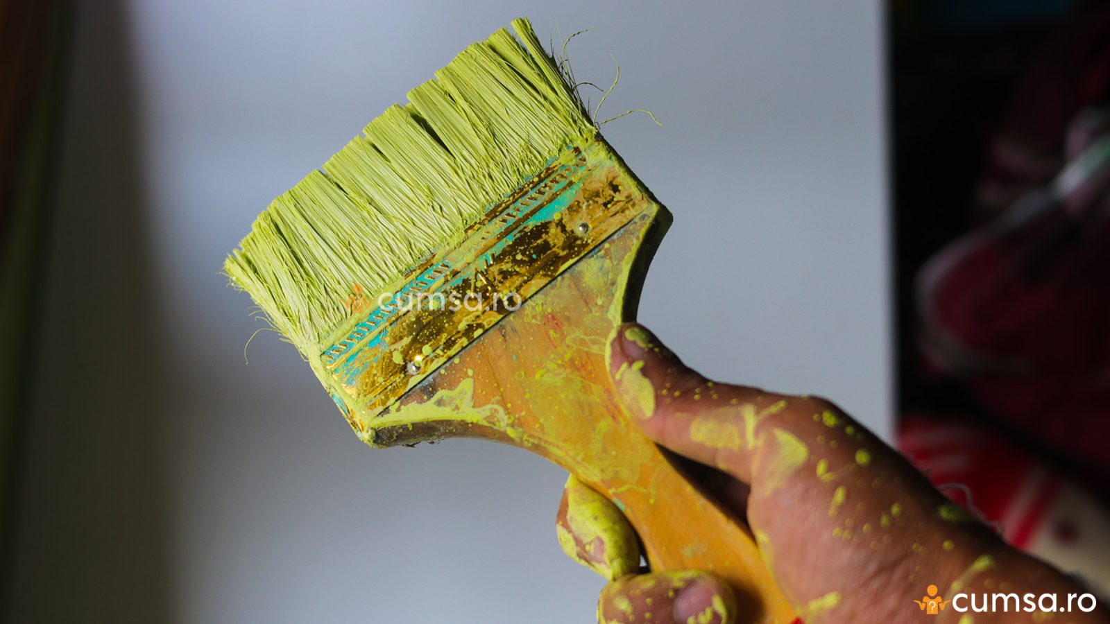 Cum sa cureti o pensula de vopsea. Pasii corecti - cumsa.ro