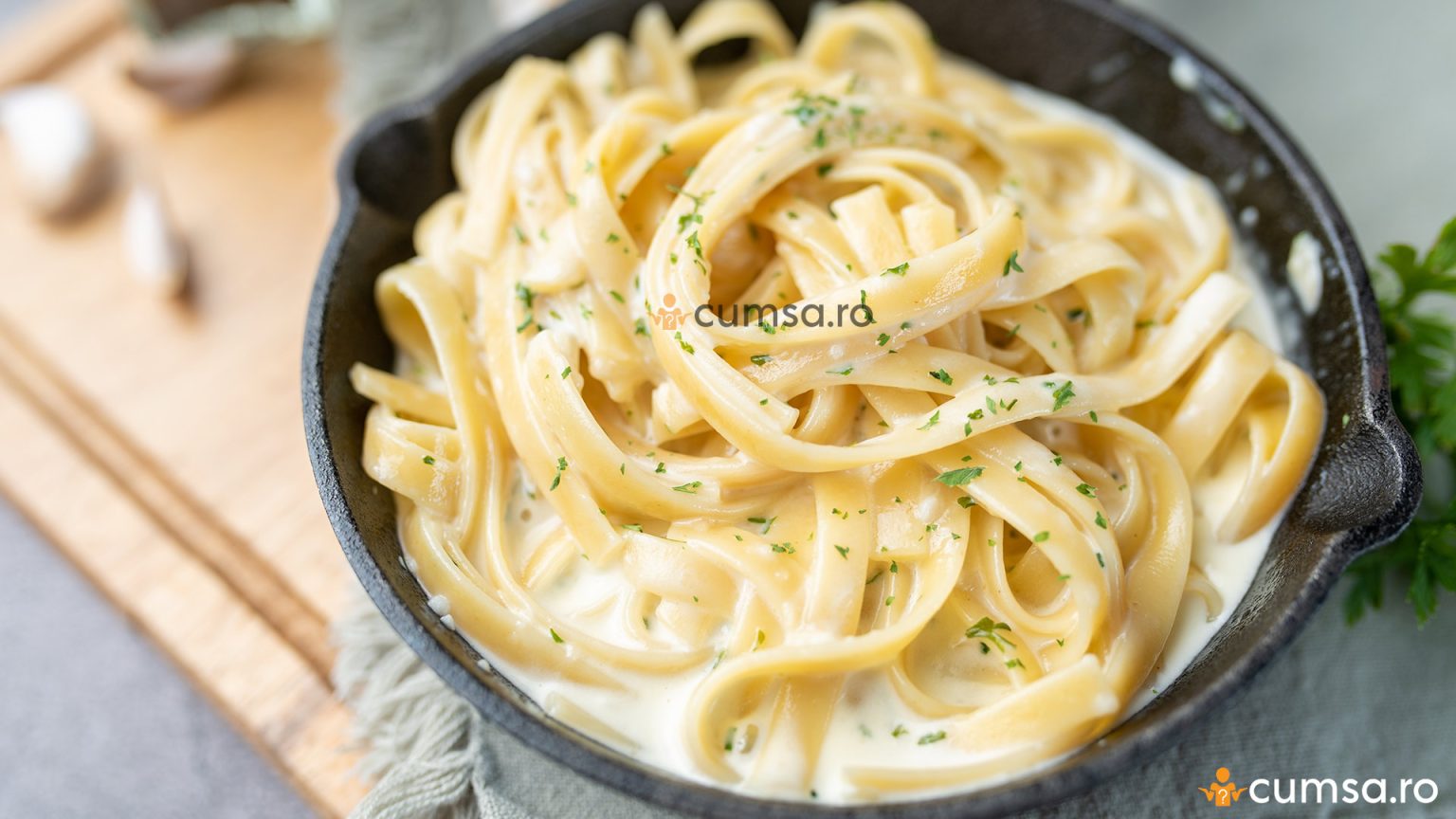 Paste Alfredo cu pui. Cum sa prepari aceasta reteta - cumsa.ro