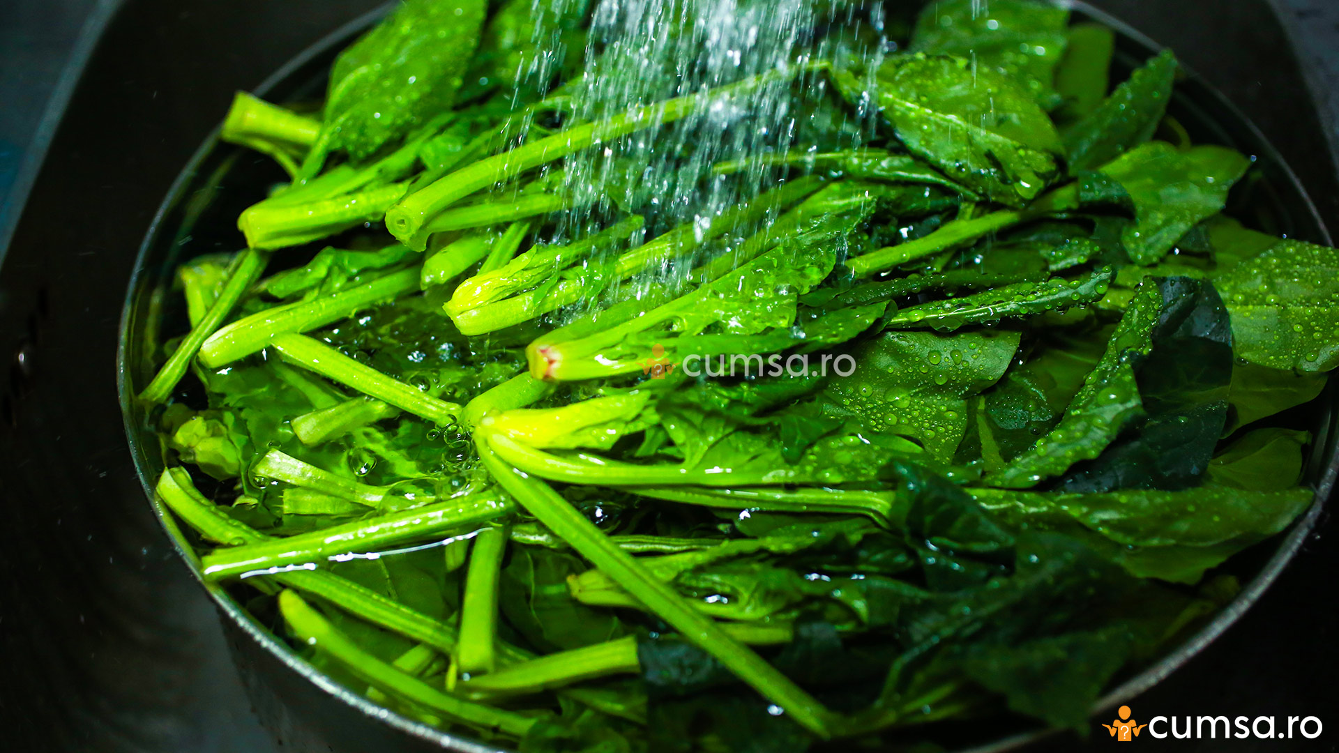 Cum sa faci supa crema de spanac. Reteta si mod de preparare - cumsa.ro