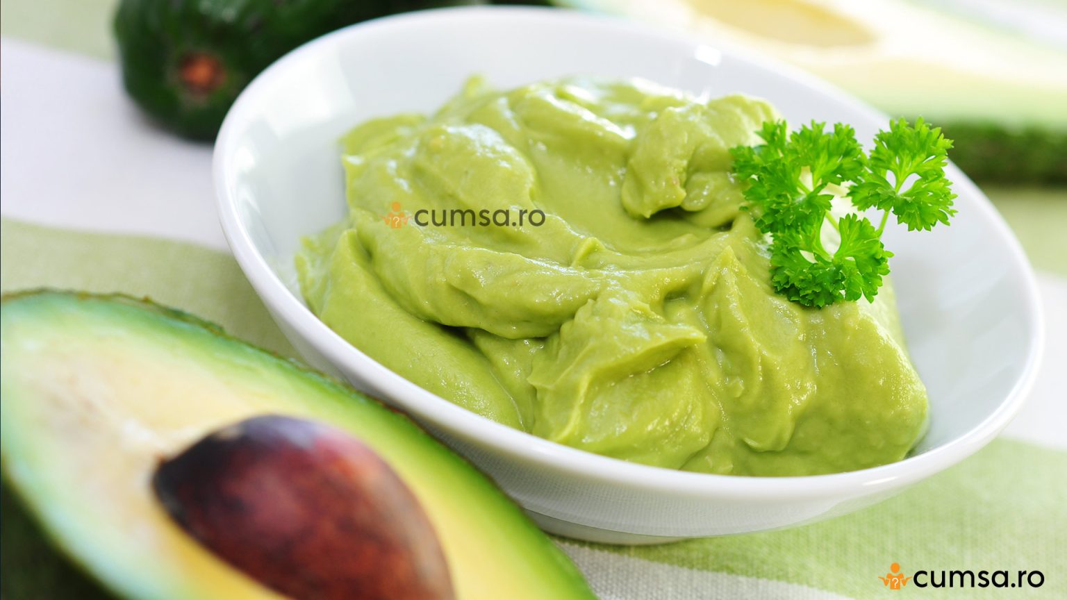 Cum sa faci maioneza de avocado. Suna ciudat, dar este delicioasa ...