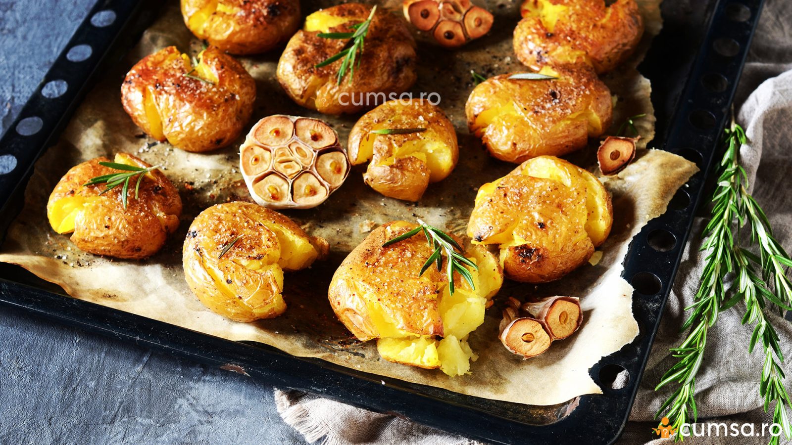 Cartofi copti si striviti la cuptor. Cum sa ii faci si care este ...