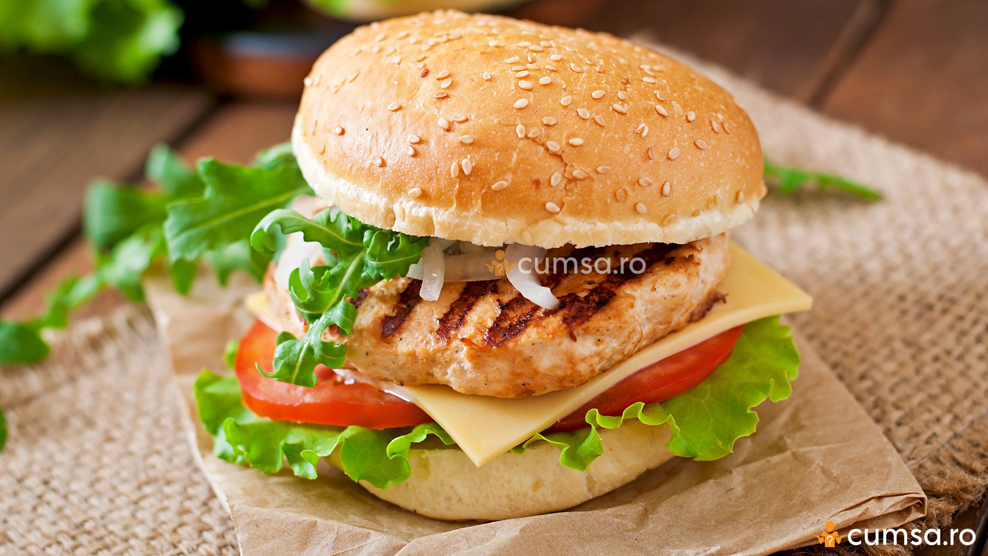 Reteta hamburger pui. Cum sa il pregatesti si ce ingrediente sa ...