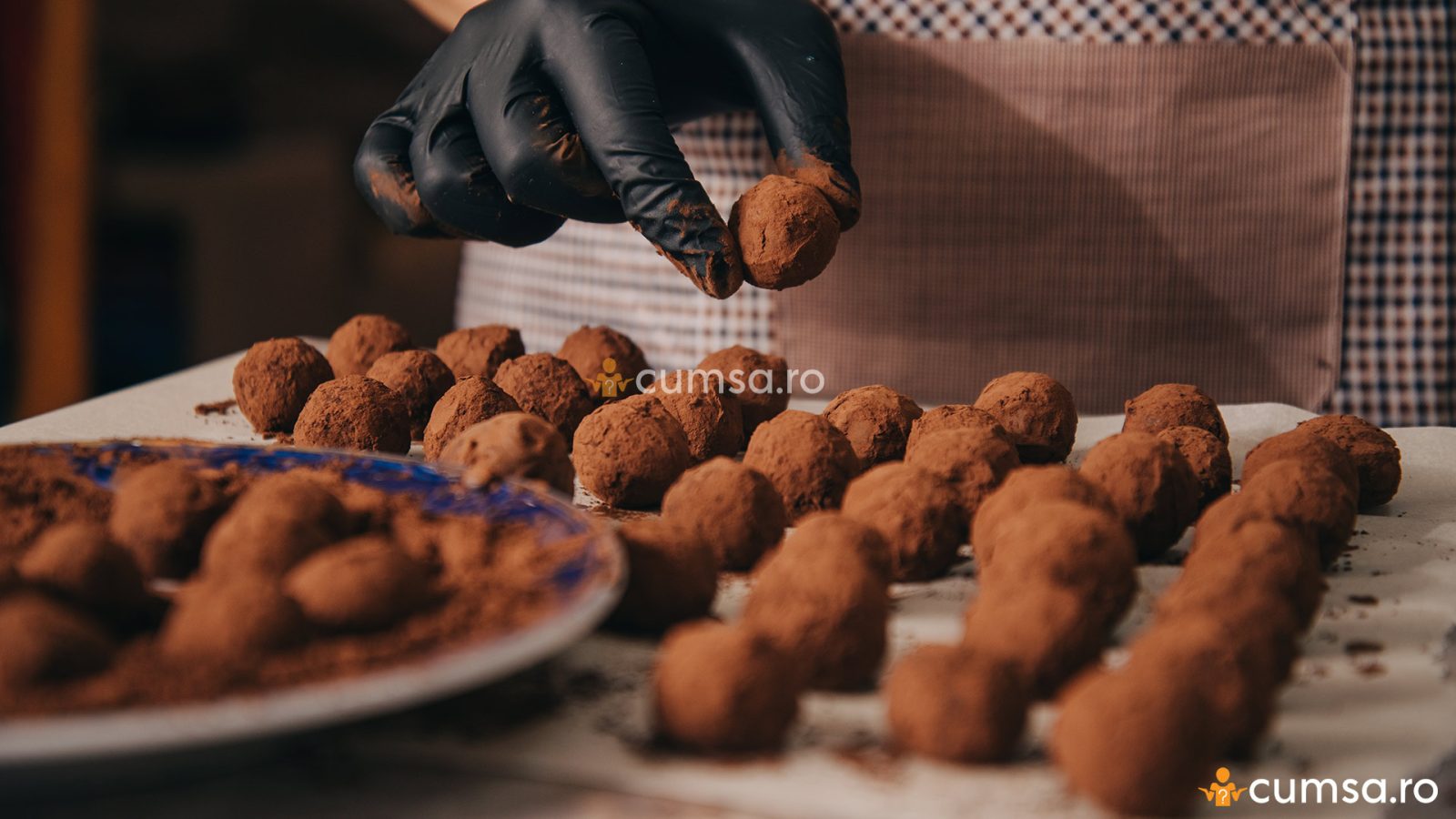 Cum sa faci trufe de ciocolata. Reteta pentru aceste bomboane - cumsa.ro