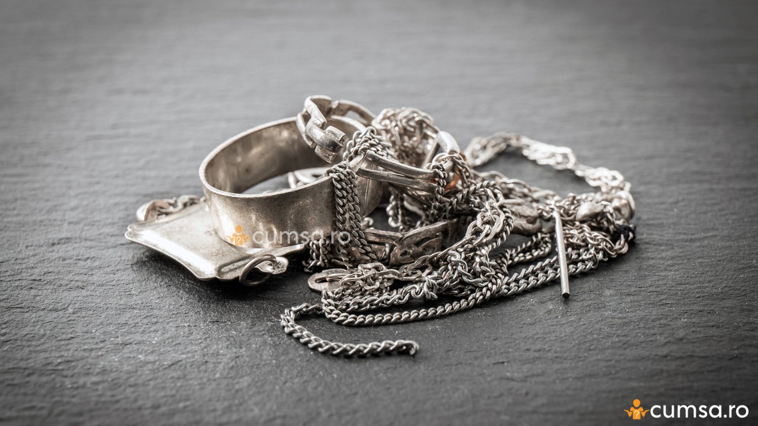 Cu ce se curata argintul innegrit. Cum sa redai stralucirea ...