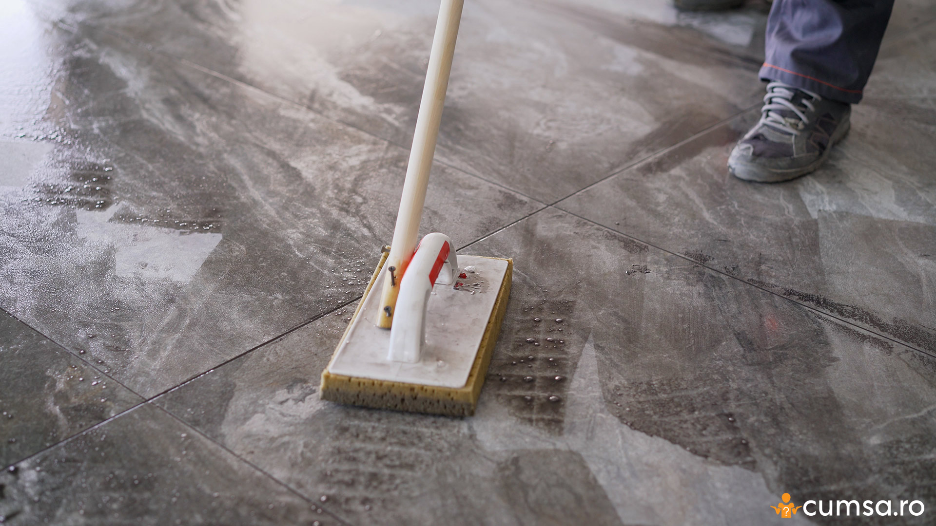 Cu ce se curata gresia dupa zugravit. Cum sa faci asta fara sa o zgarii ...