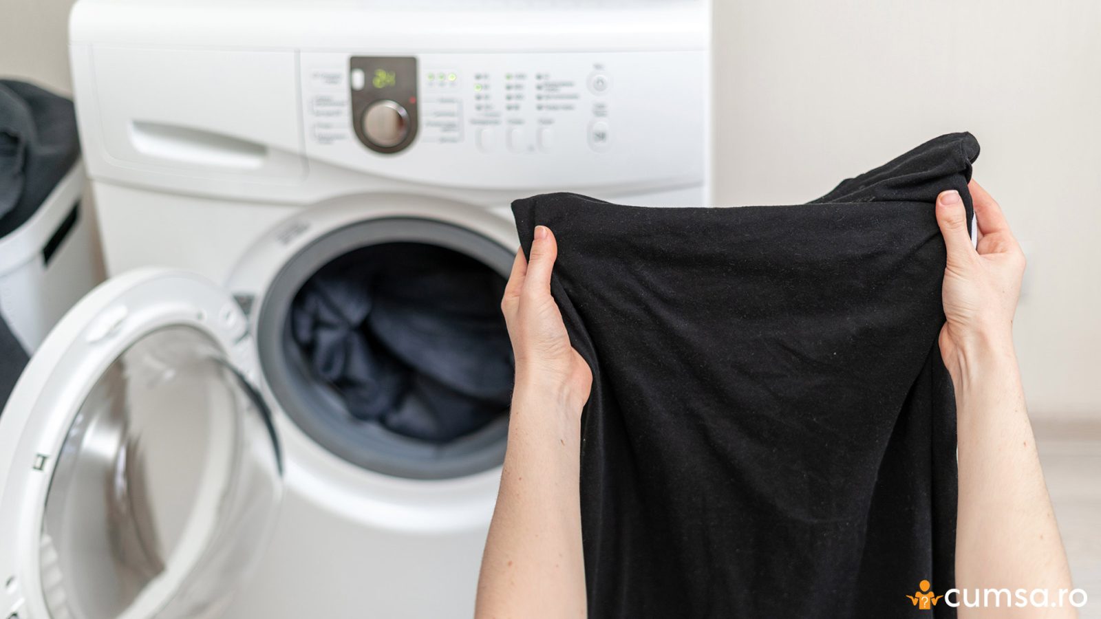 Cum sa previi decolorarea hainelor negre atunci cand le speli - cumsa.ro